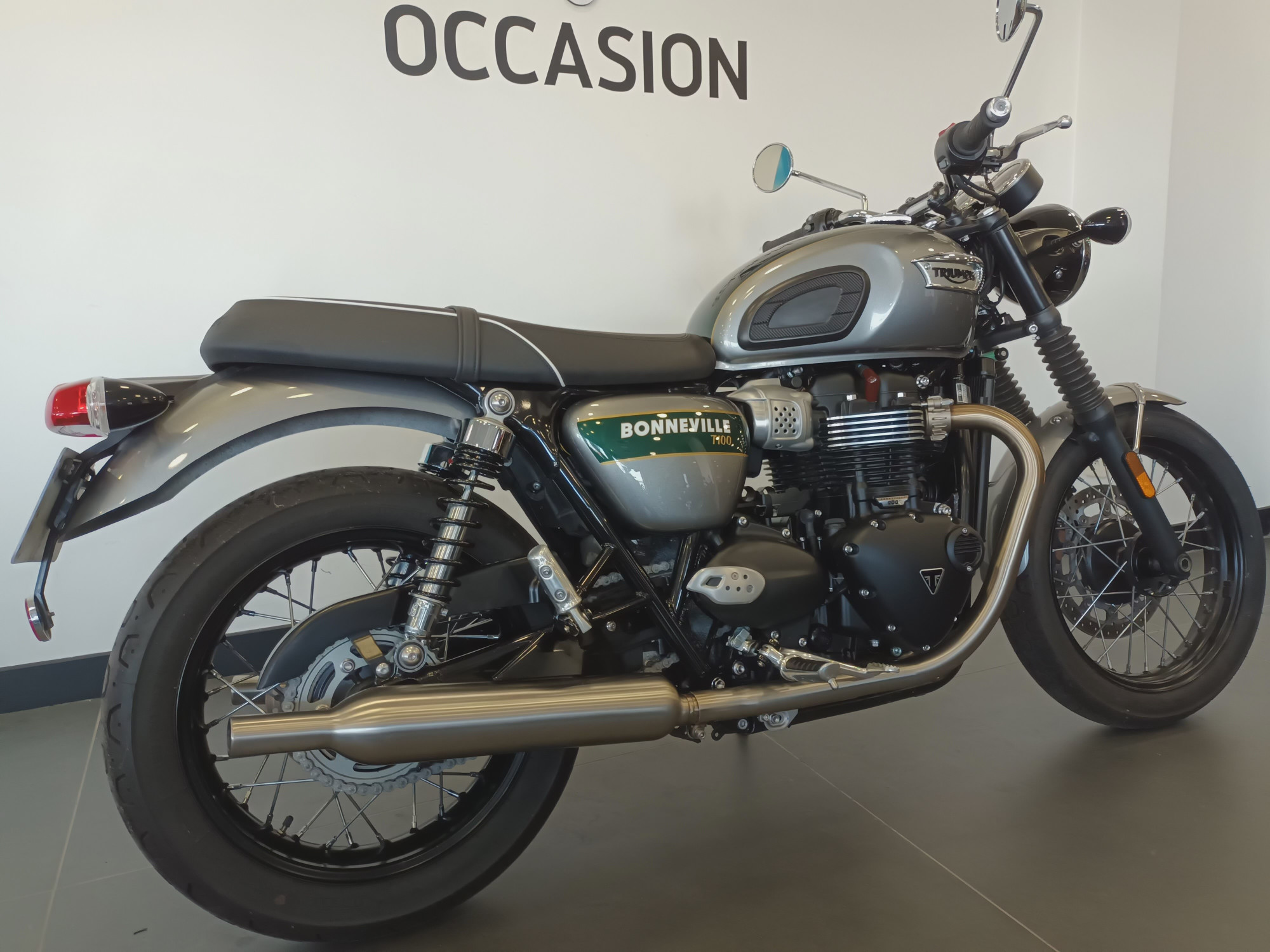 Moto TRIUMPH Bonneville T100 GOLD LINE Edition occasion